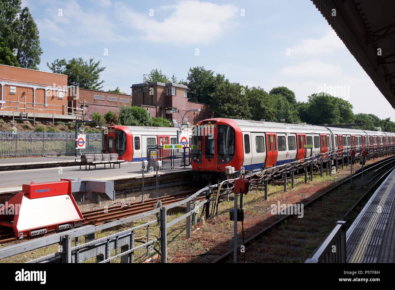 Ealing broadway underground station hi-res stock photography and images ...