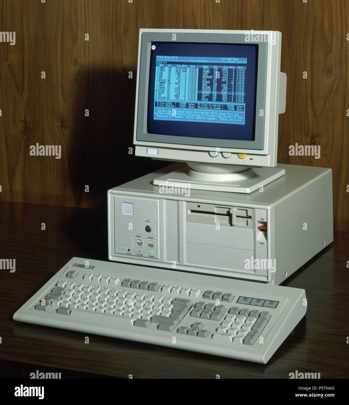Computer 80s 20th century hi-res stock photography and images - Alamy
