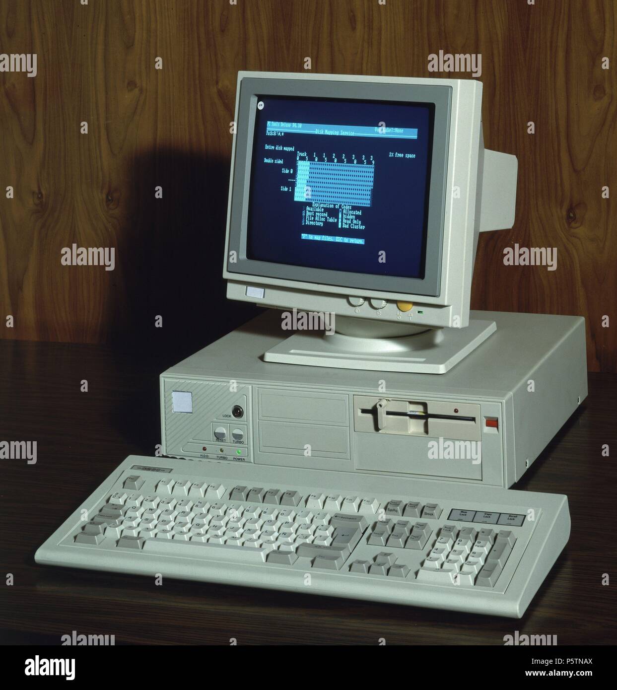 ORDENADOR PERSONAL CON DISCO DURO Stock Photo - Alamy