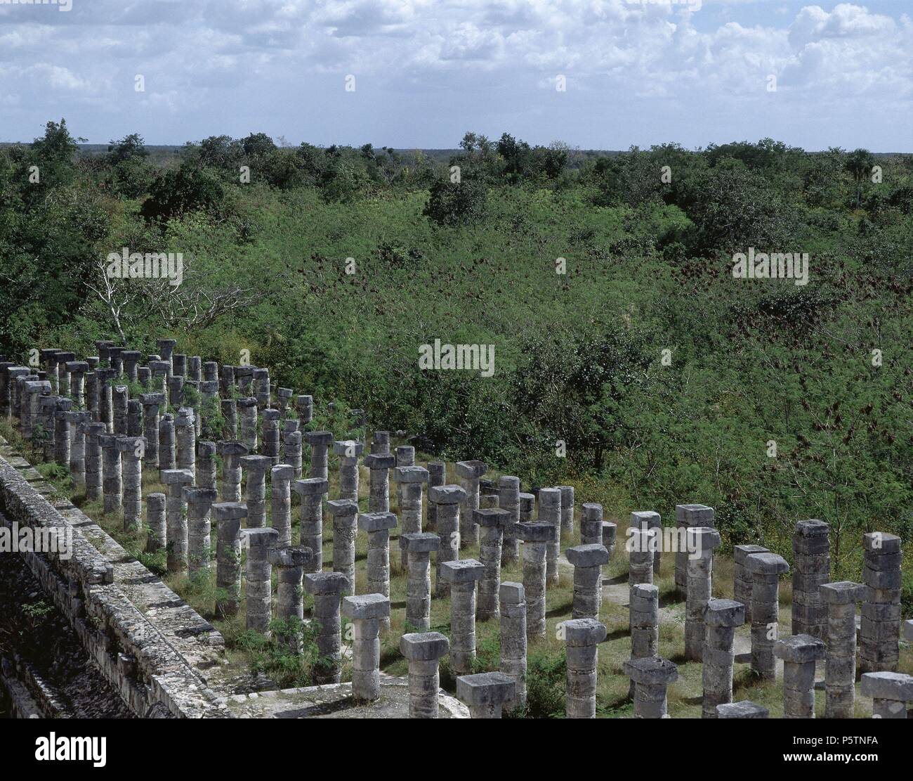 GRUPO DE LAS MIL COLUMNAS-TOLTECAS. Location: TEMPLO DE LAS MIL ...