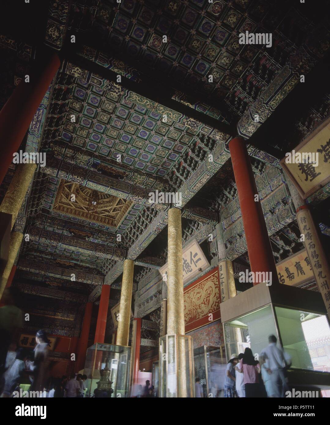 Pabellones de madera hi-res stock photography and images - Alamy