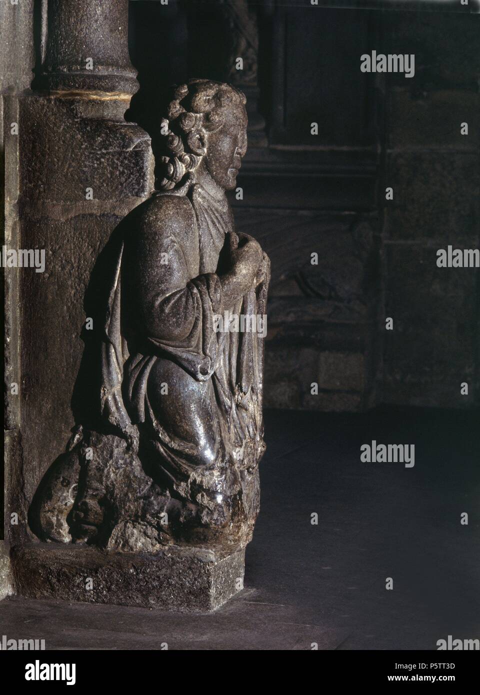 SANTO DOS CROQUES - AUTORRETRATO DEL MAESTRO MATEO EN EL PORTICO DE LA ...