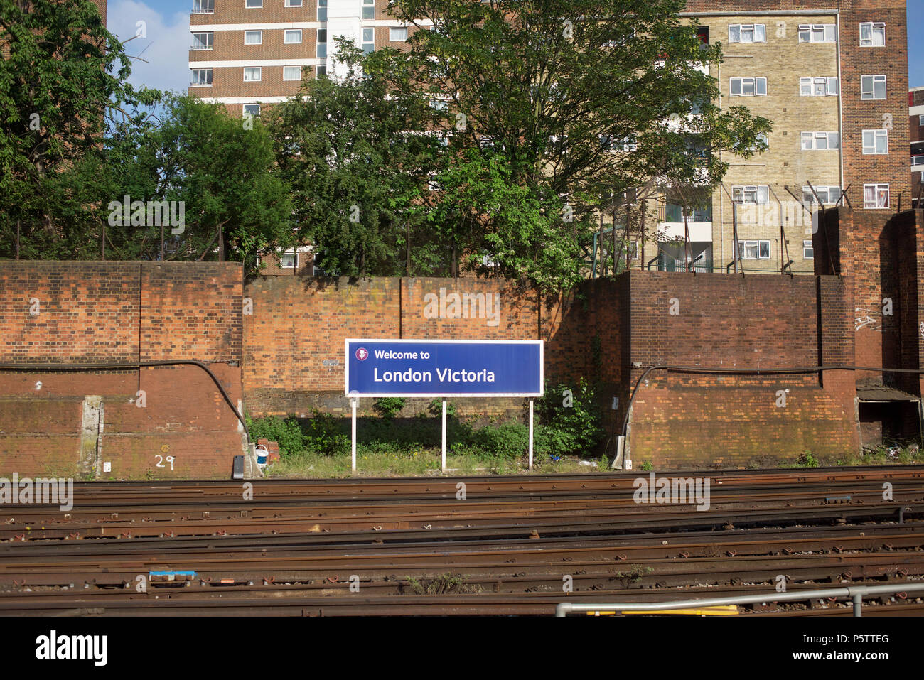 Welcome to London Victoria sign by the railway line Stock Photo - Alamy