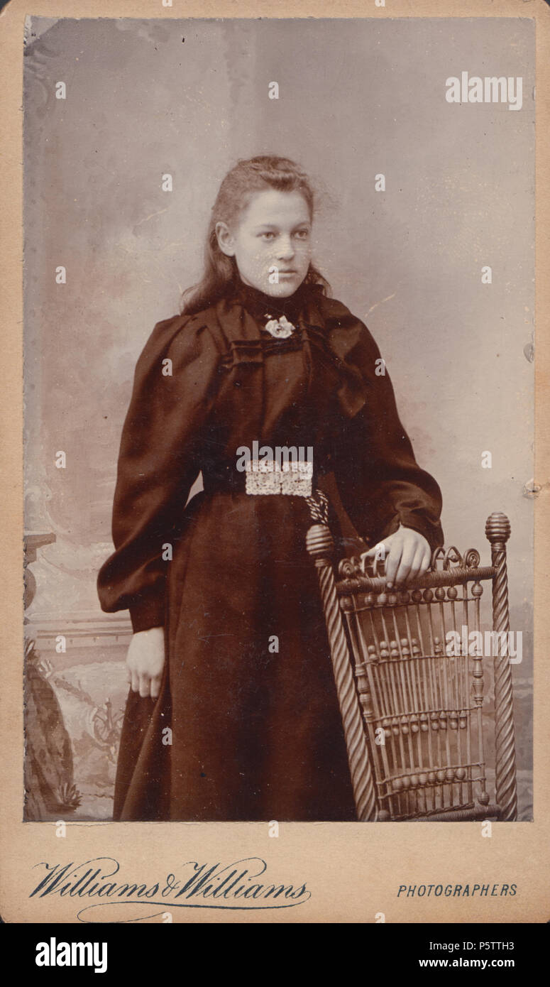 British victorian girl hi-res stock photography and images - Alamy