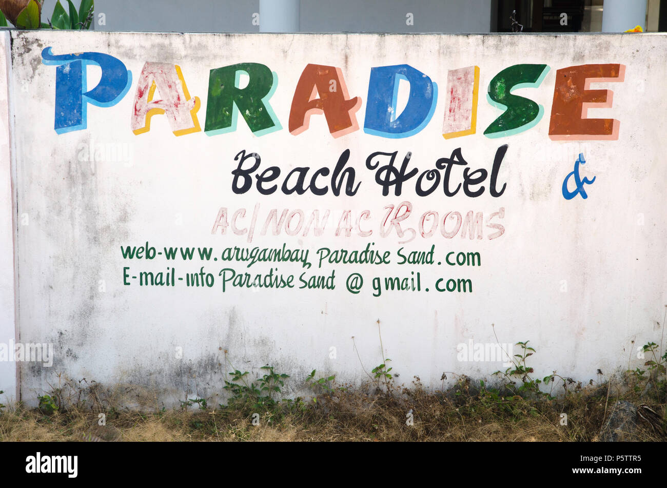 Paradise street sign hi-res stock photography and images - Alamy