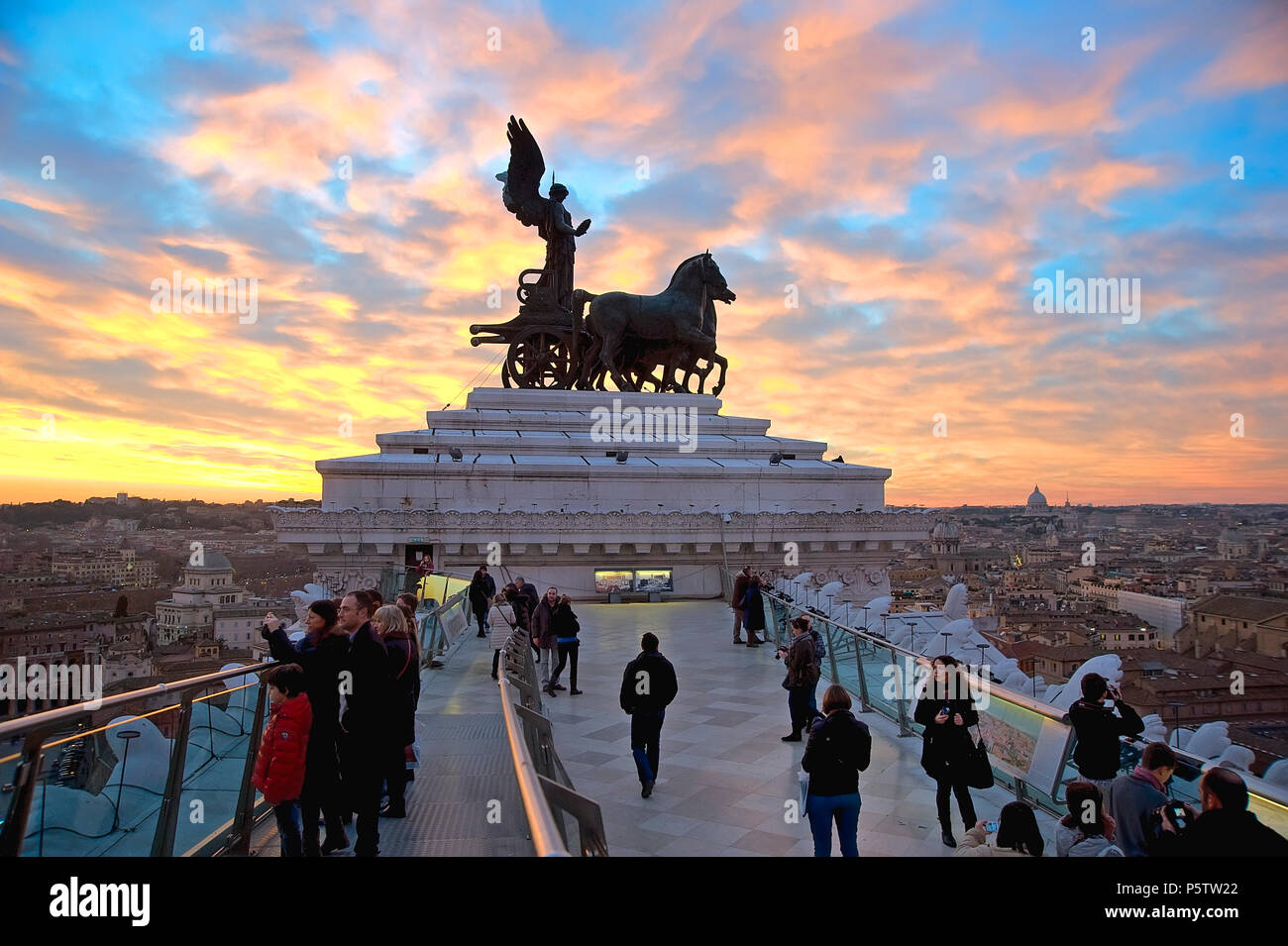 Panoramic view of Rome from the Vittoriano panoramic terrace at sunset ...