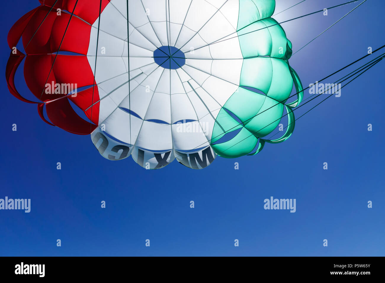 Parasail wing hi-res stock photography and images - Alamy