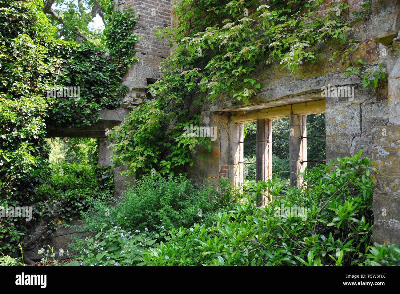 Scotney Castle, Kent National trust Stock Photo - Alamy