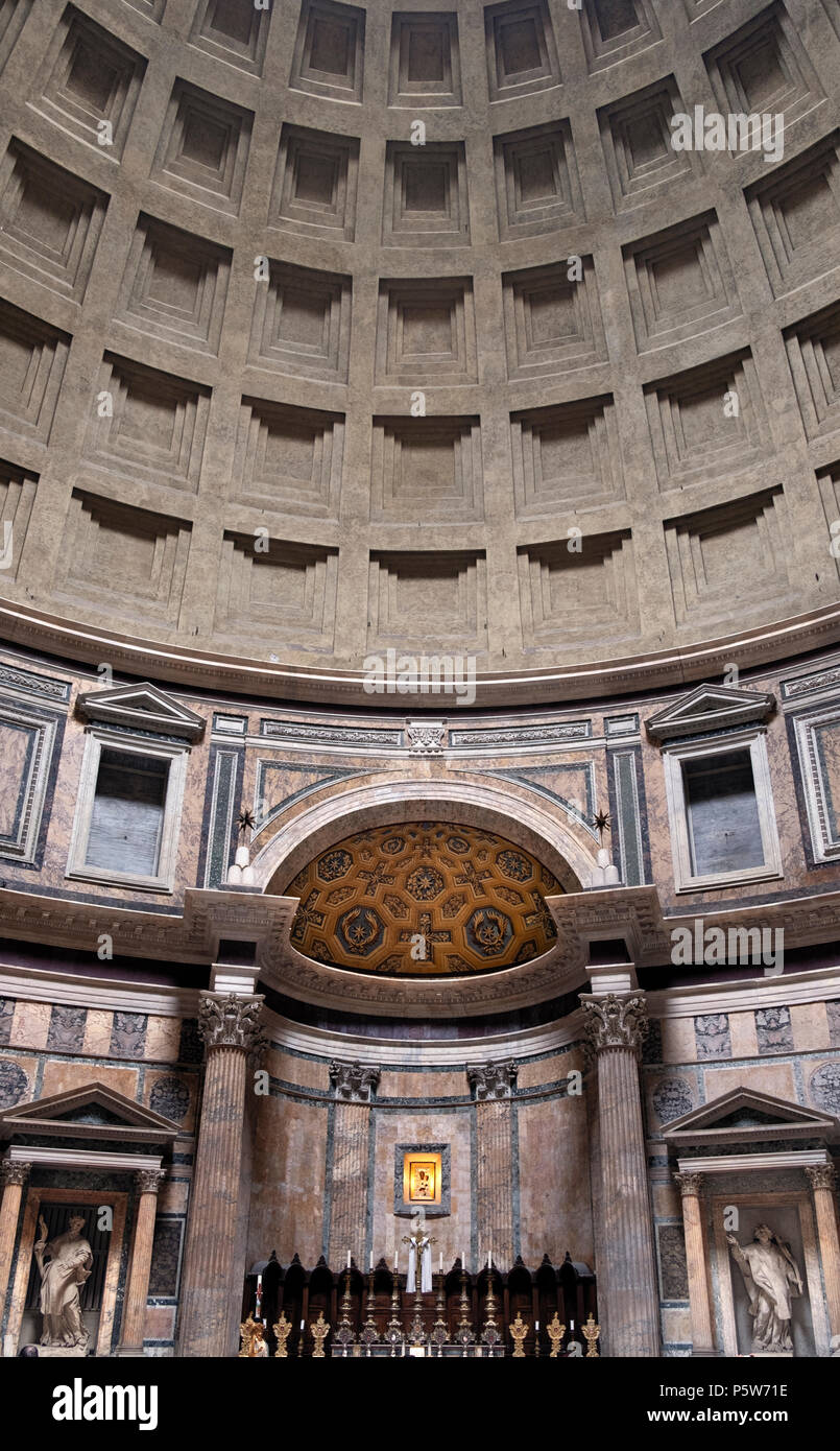 Interior of Pantheon in Rome Stock Photo - Alamy