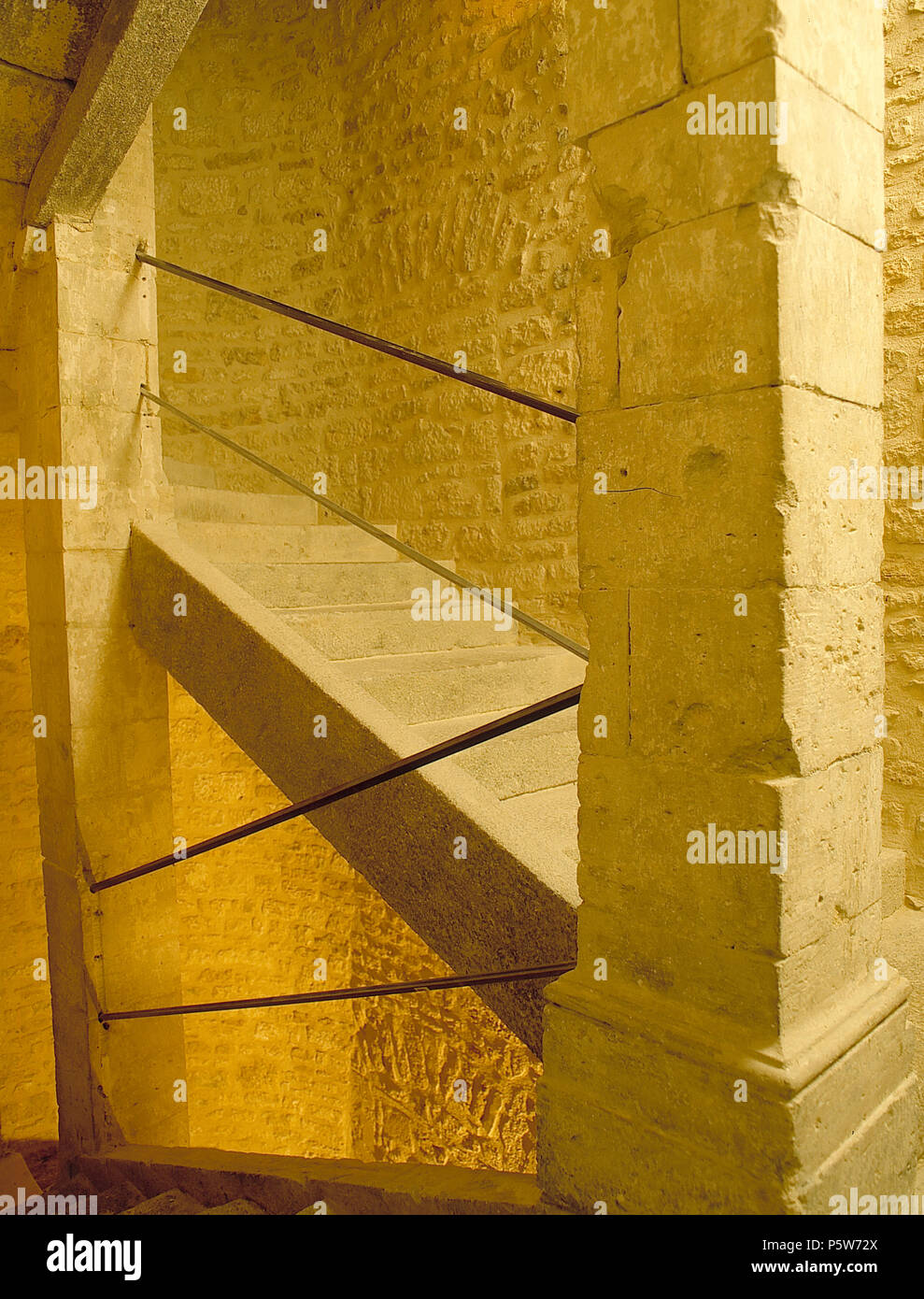 Stone and earth walls hi-res stock photography and images - Alamy