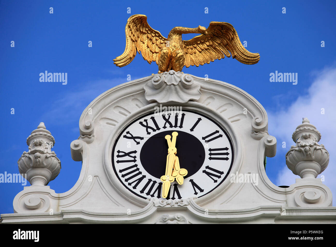 Austria, Vienna, Schšnbrunn Palace, clock Stock Photo - Alamy