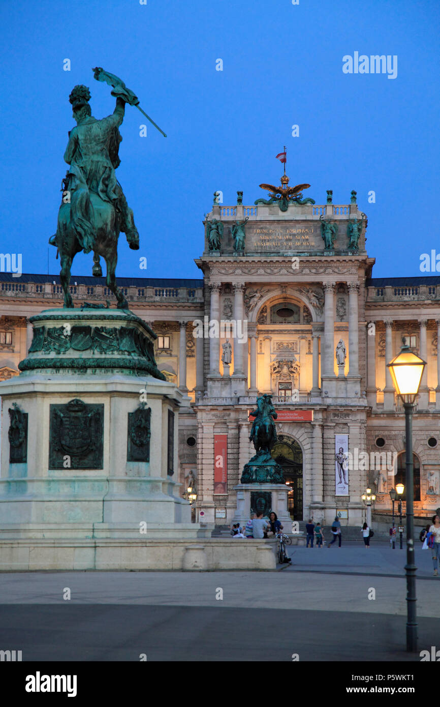 Vienna statues hofburg palace hi-res stock photography and images - Alamy