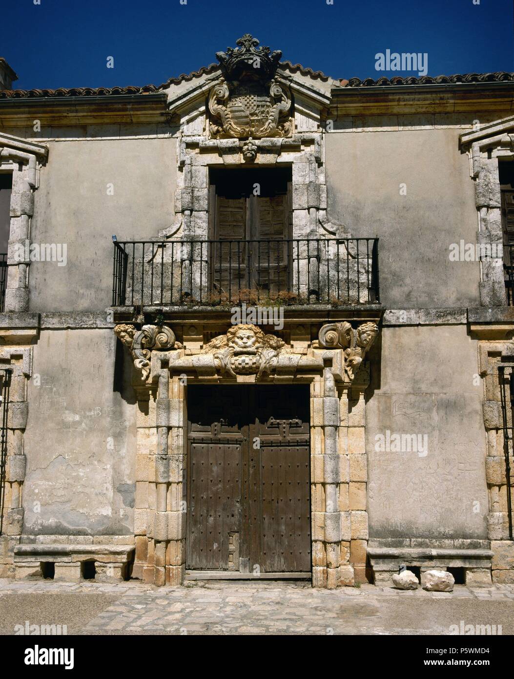 DETALLE DE LA FACHADA DEL PALACIO DE NUEVO BAZTAN - SIGLO XVIII. Author ...