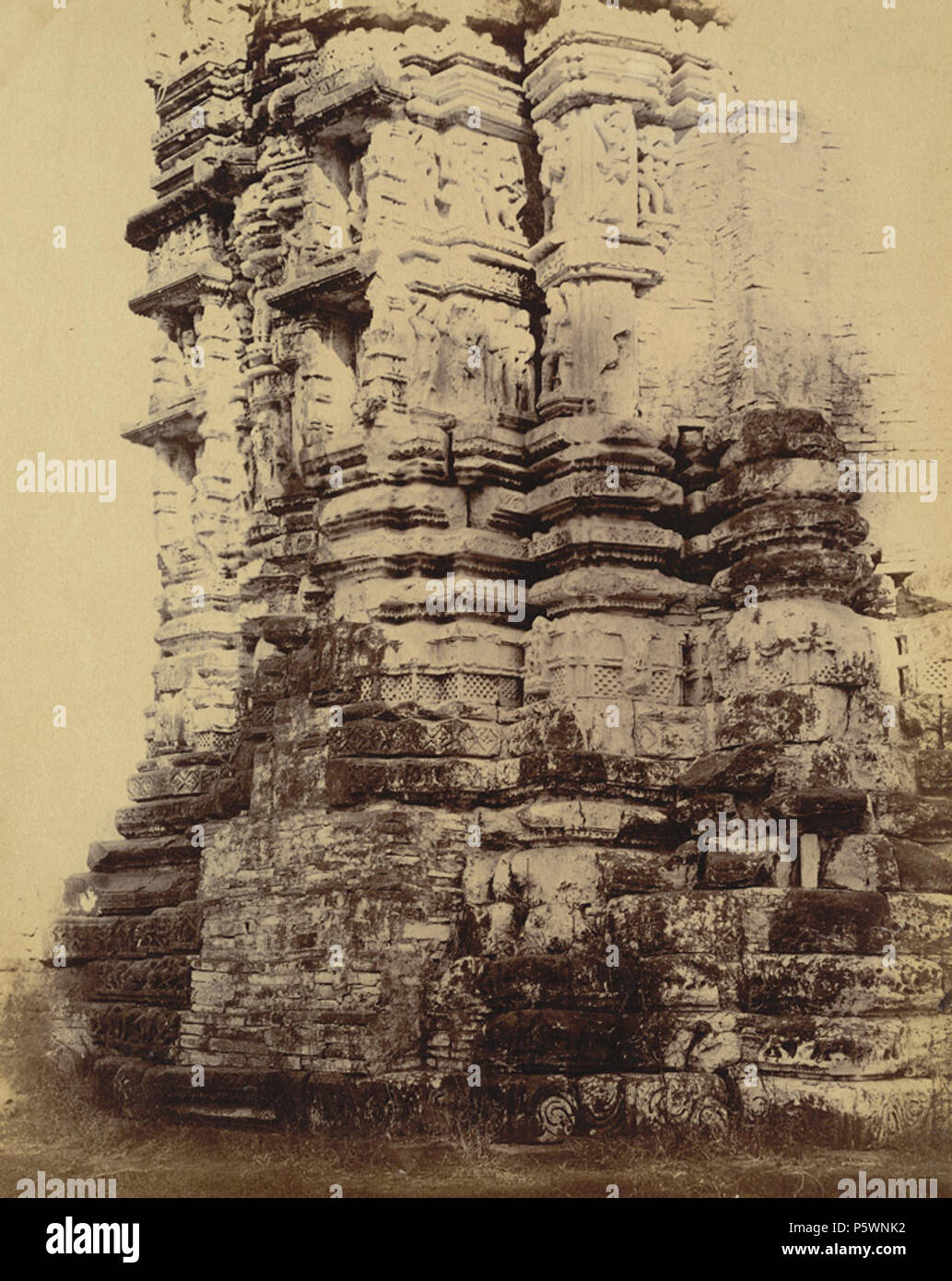 N/A. English: Close view of moulding at base of the tower of the Bhand ...