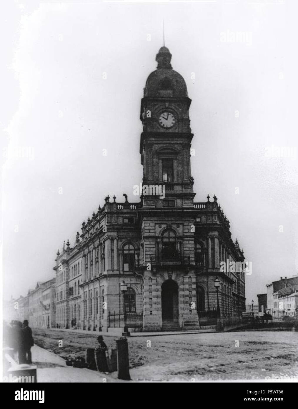 Royal insurance company building hi-res stock photography and images ...