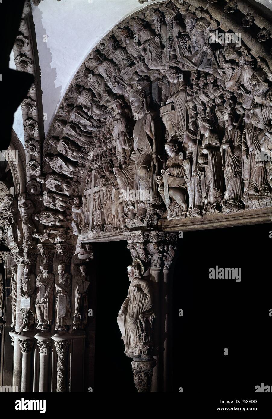 PORTICO DE LA GLORIA - SIGLO XII - ROMANICO ESPAÑOL. Author: Master ...