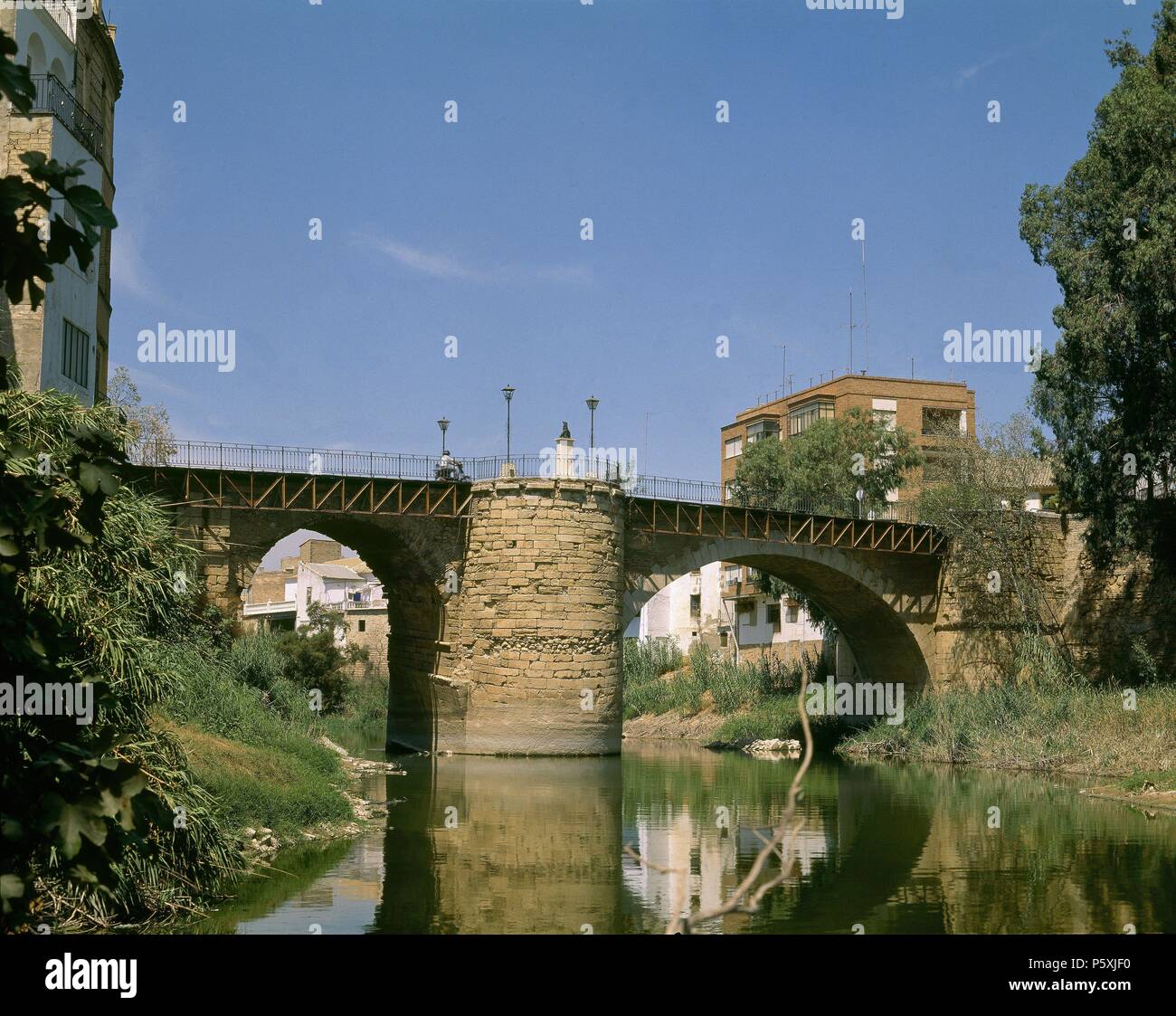 Pueblo con rio hi-res stock photography and images - Alamy