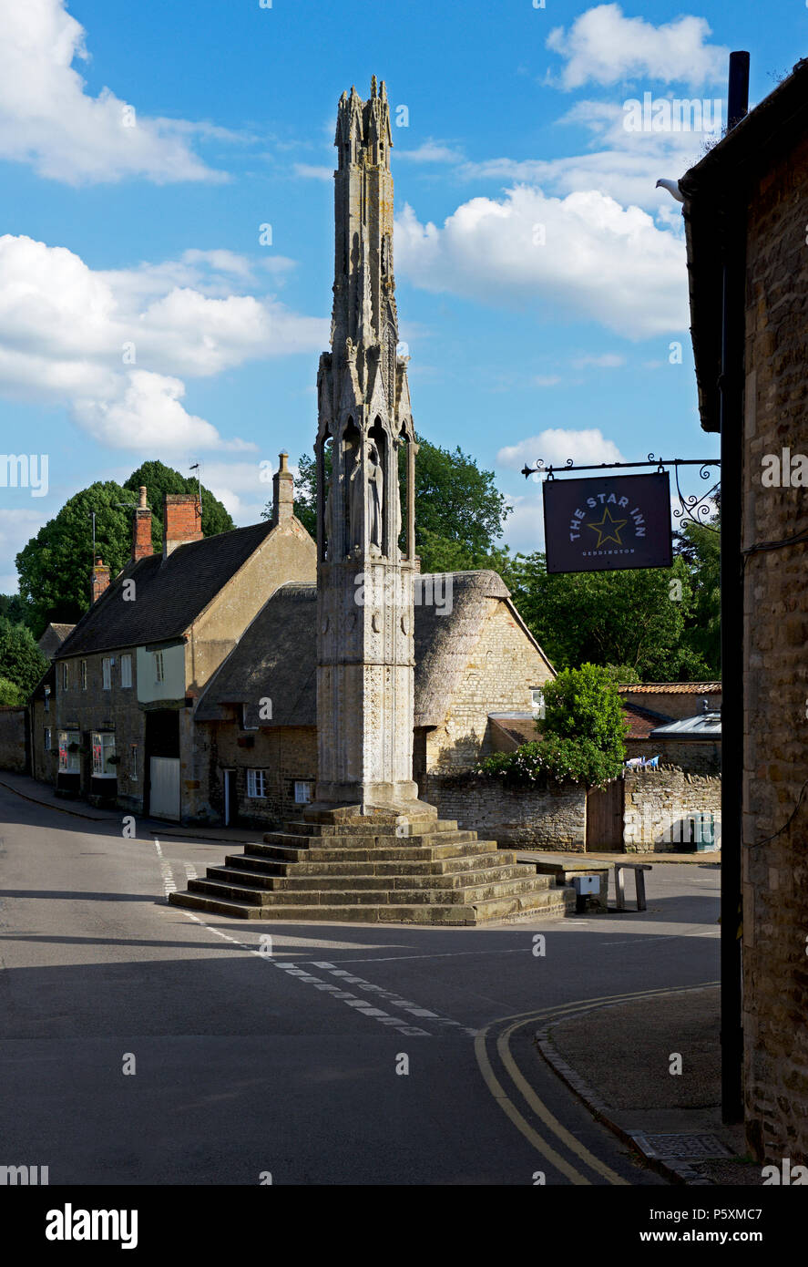 Eleanor cross, geddington hi-res stock photography and images - Alamy