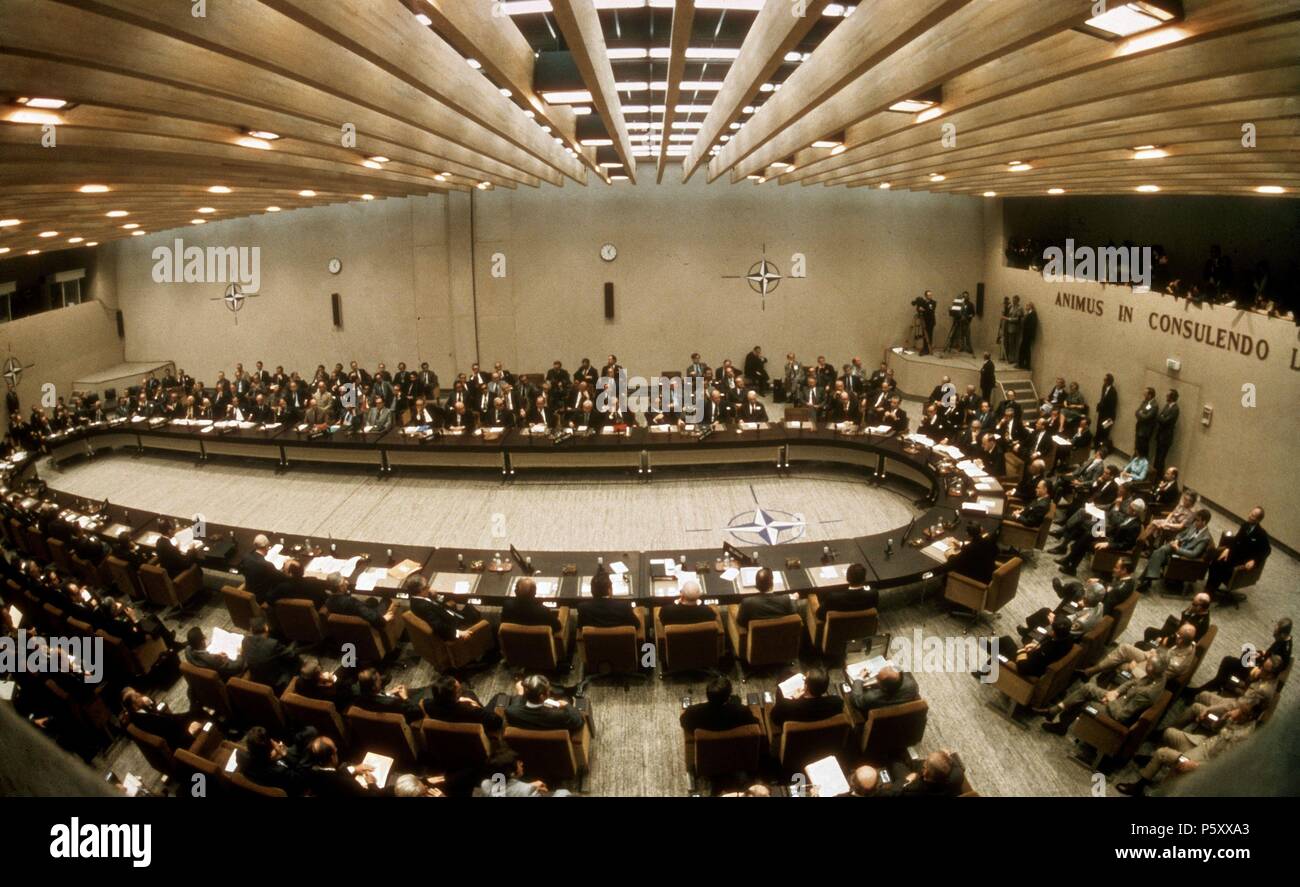 REUNION DE LA OTAN Stock Photo - Alamy