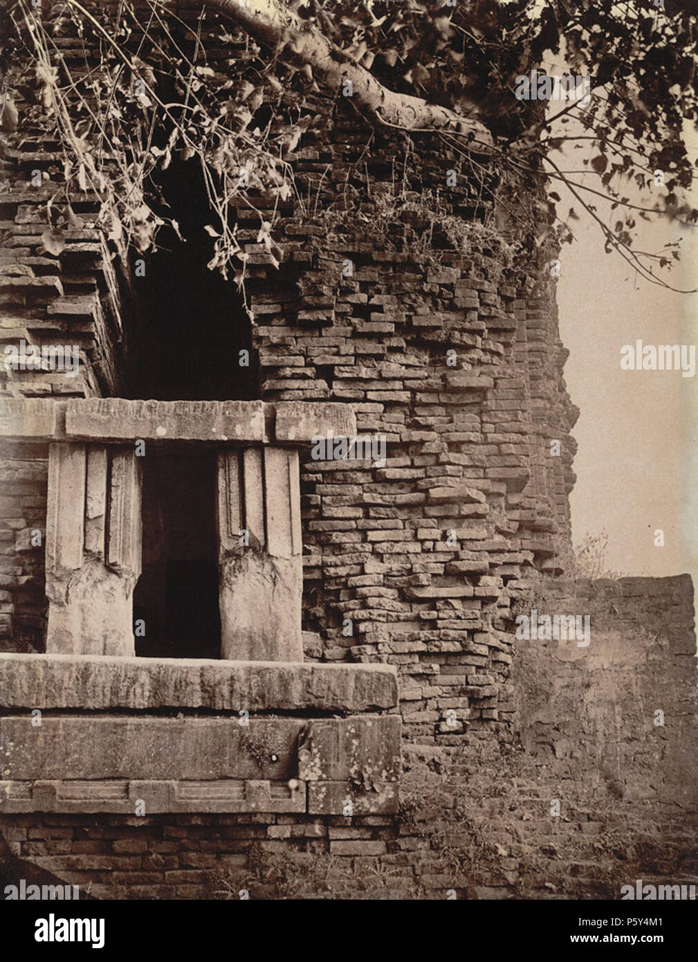 N/A. English: Photo of the brick temple, east of the village of Para in ...