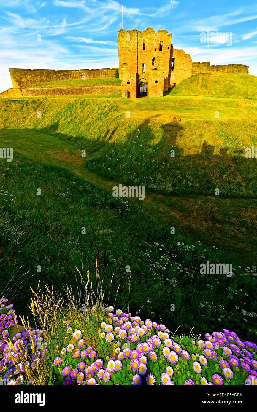 Tynemouth Priory and Castle Chapel at sunset Stock Photo - Alamy