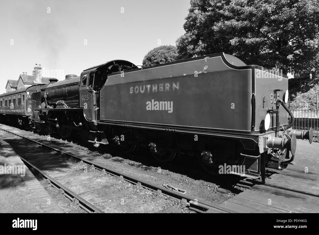 Cheltenham a Schools class steam engine Stock Photo - Alamy