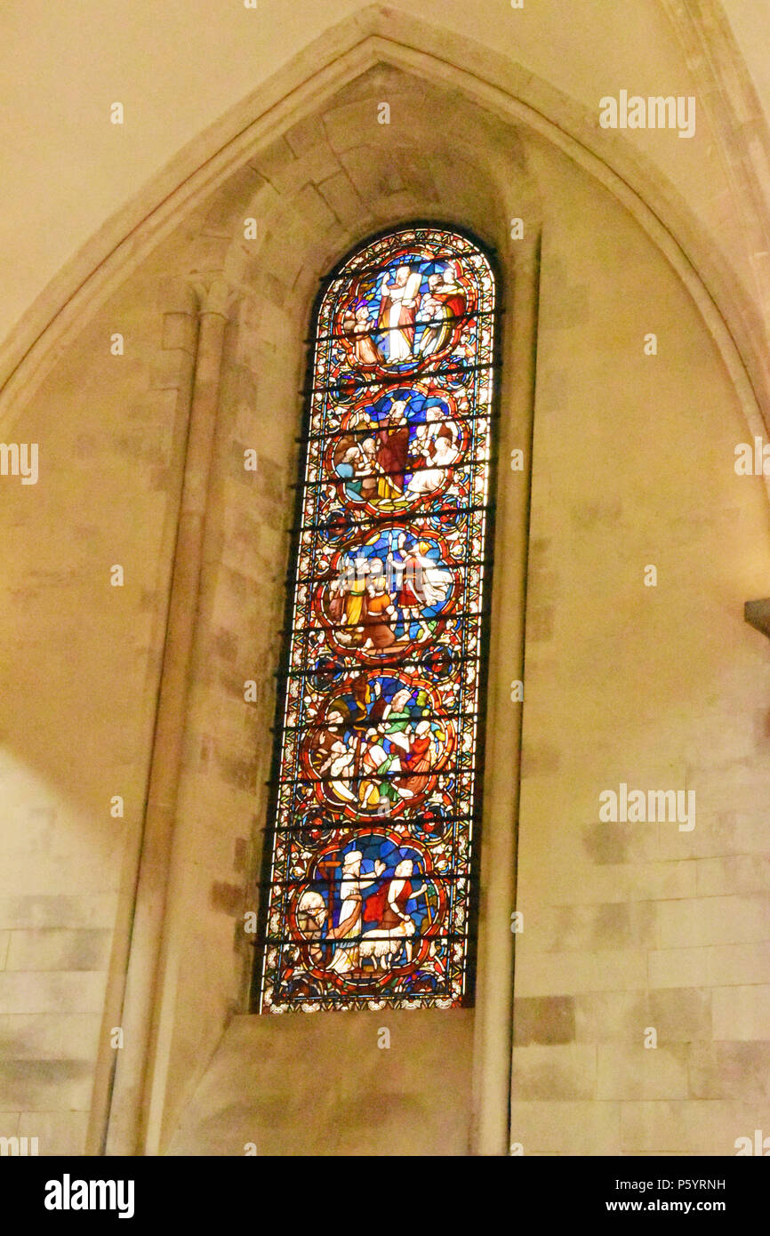 Stained Glass window in the Round Church of the Temple Church ...