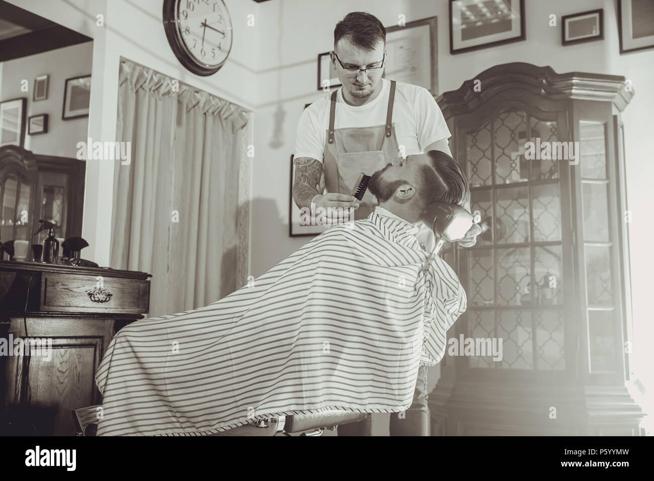 Barber hi-res stock photography and images - Alamy