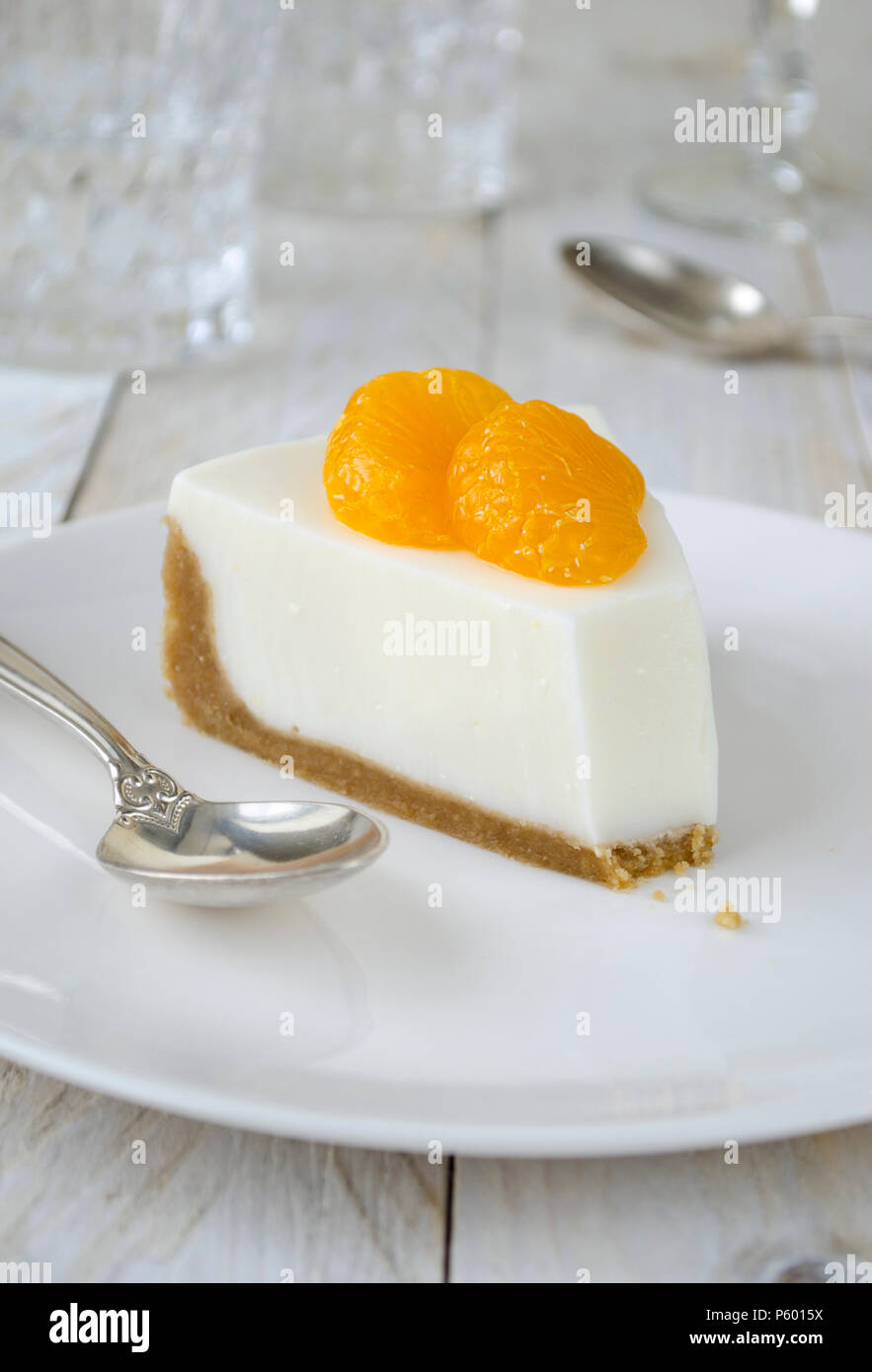 Mandarin cheese cake hi-res stock photography and images - Alamy