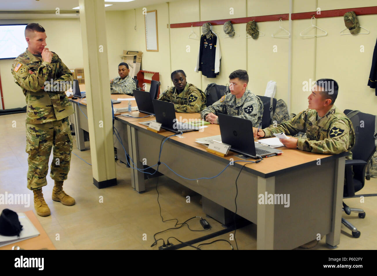 Sergeant Major of the Army Daniel Dailey (left) answers questions from ...