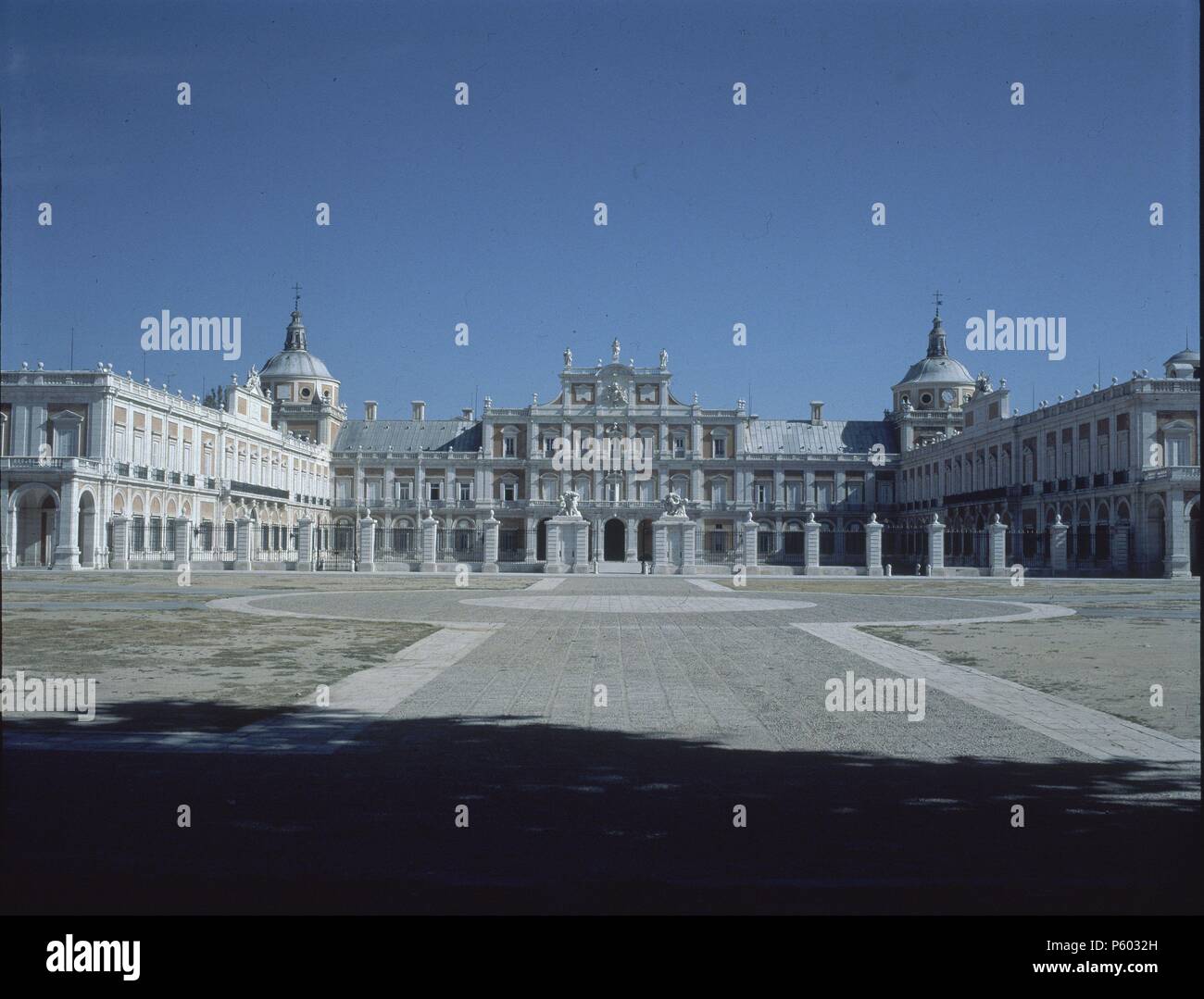 Palacio barroco clasicista hi-res stock photography and images - Alamy