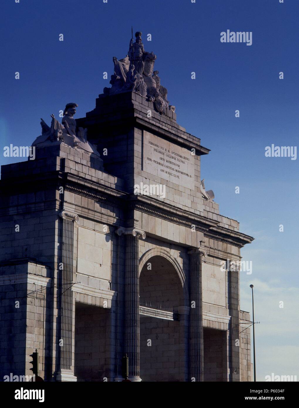 PUERTA DE TOLEDO REALIZADA ENTRE 1817 Y 1826 - ESCULTURAS DE JOSE GINES ...