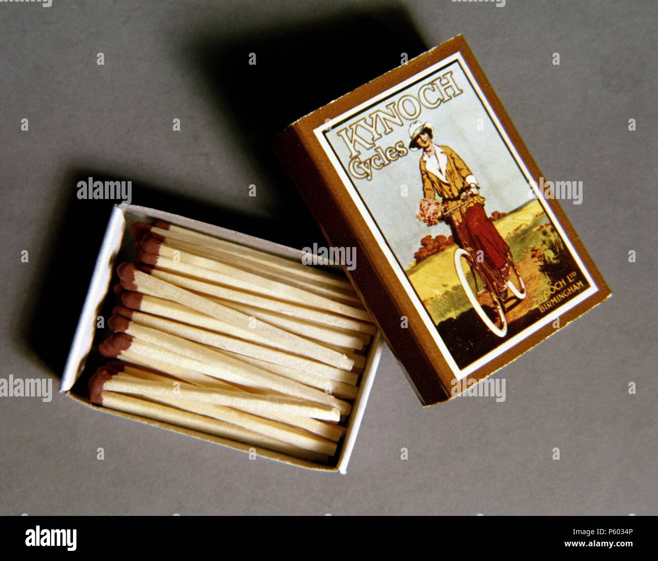 CAJA DE CERILLAS ABIERTA Stock Photo - Alamy