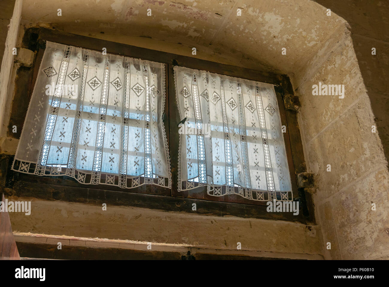 Net curtains hi-res stock photography and images - Alamy