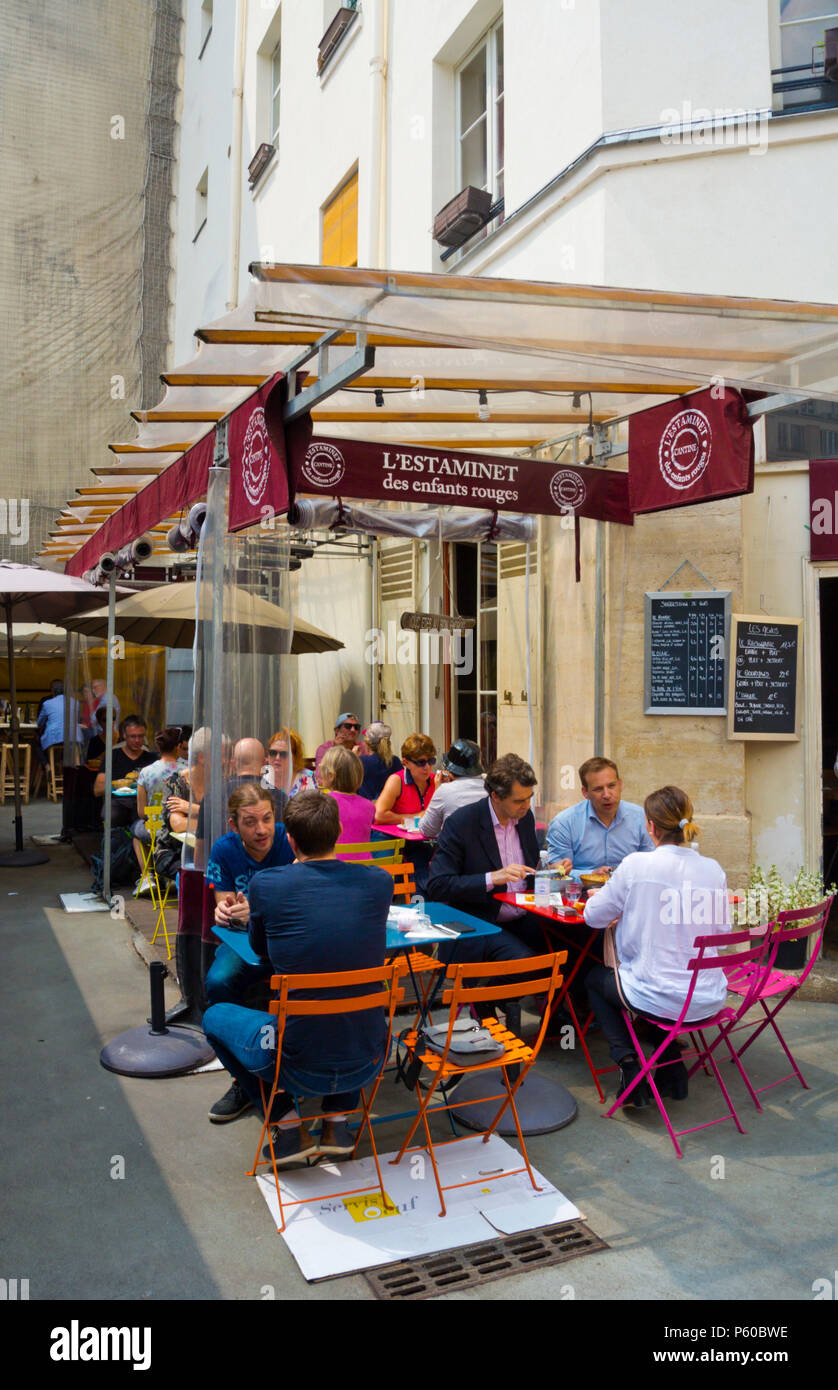 Les enfants rouges hi-res stock photography and images - Alamy