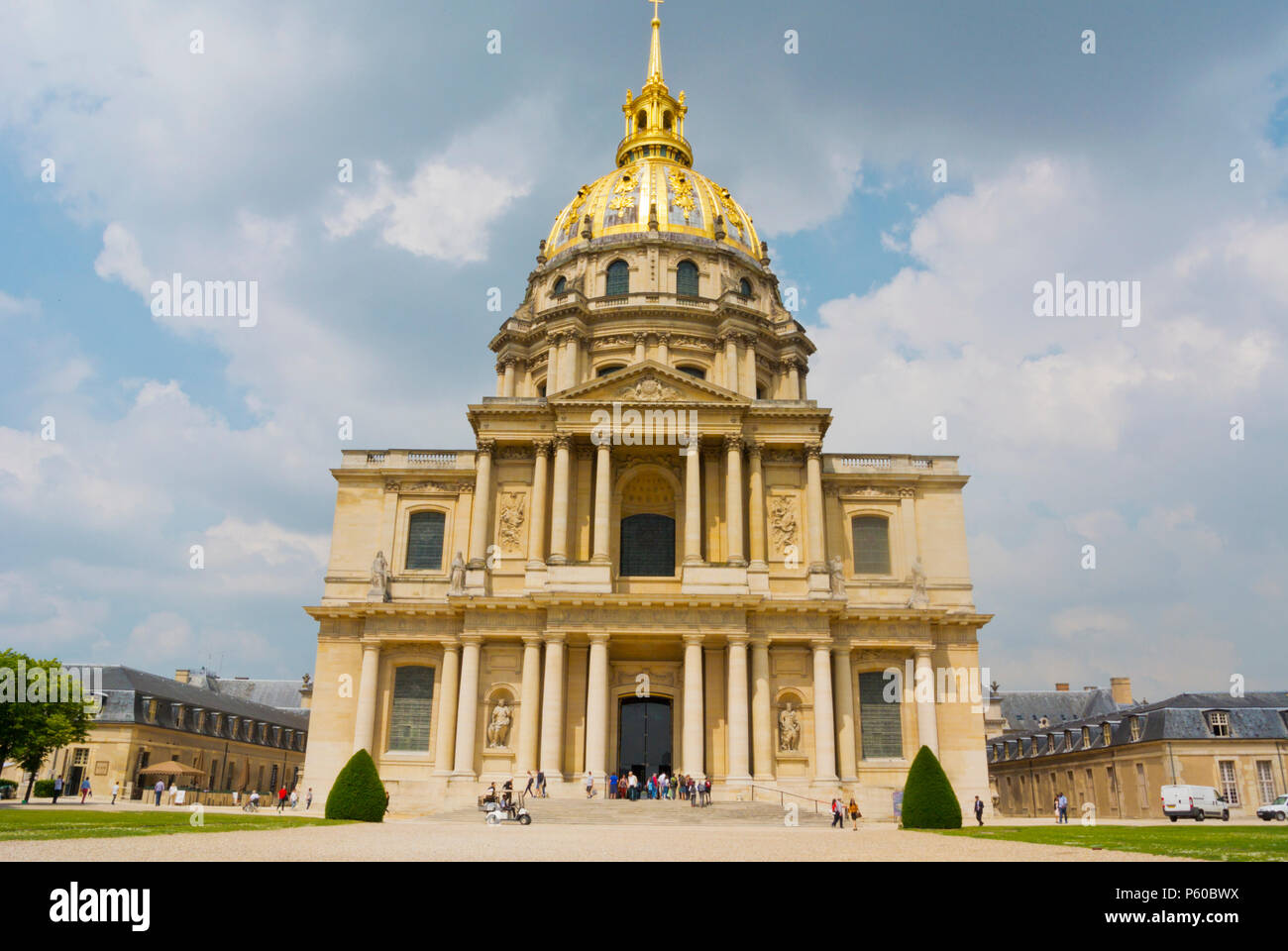 Dome des Invalides, final resting place of Napoleon I, Musee de l'Armée ...