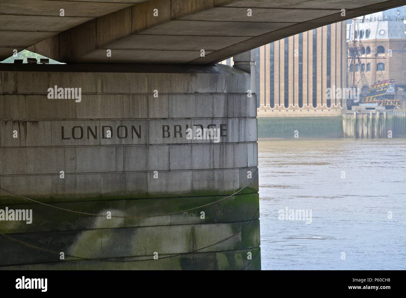 London bridge is falling down hi-res stock photography and images - Alamy