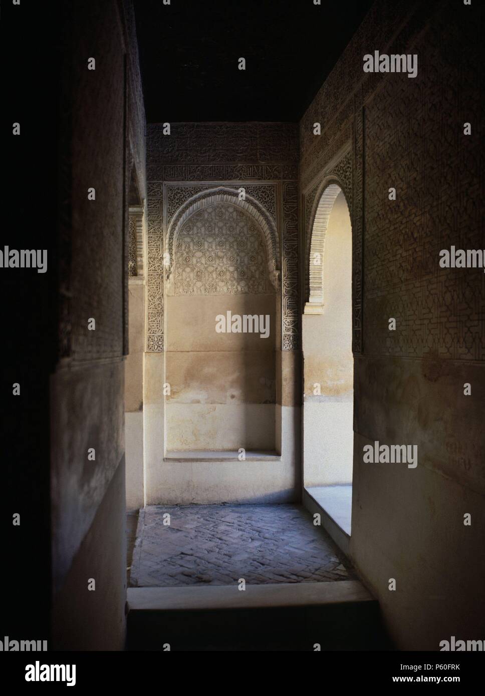 PATIO DE ARRAYANES - PASILLO. Location: ALHAMBRA-PATIO DE ARRAYANES ...