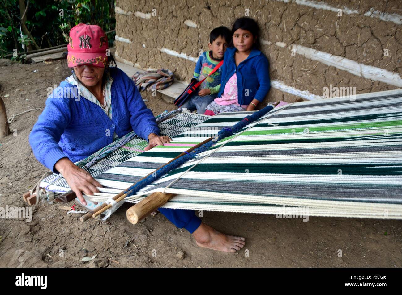 Hand loom in CAJAS CANCHAQUE " Las Huaringas " - HUANCABAMBA ...