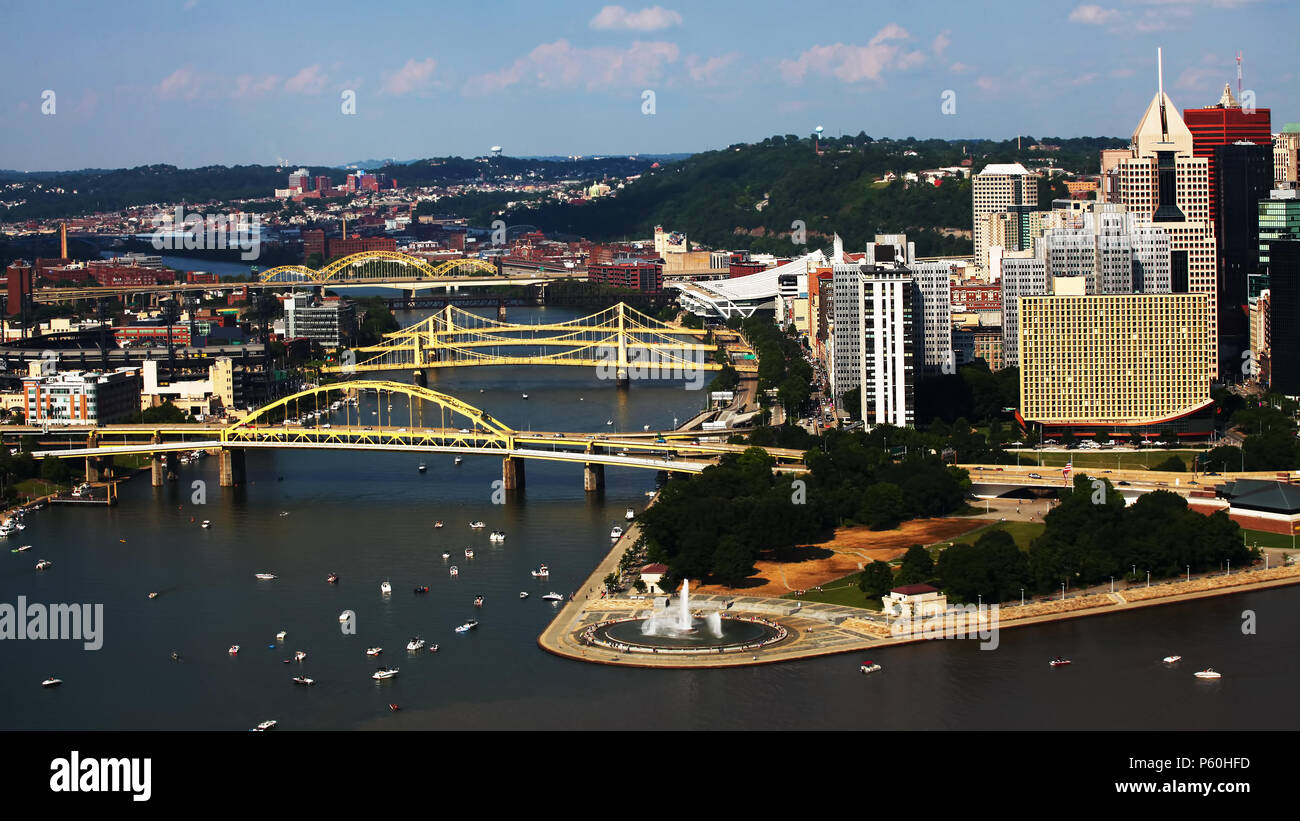 An aerial view of the Pittsburgh, Pennsylvania skyline Stock Photo - Alamy