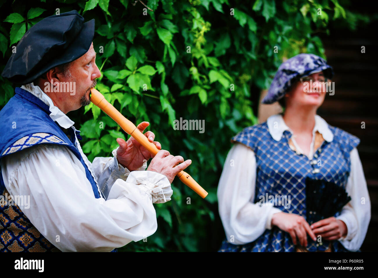 Lady musician hi-res stock photography and images - Alamy