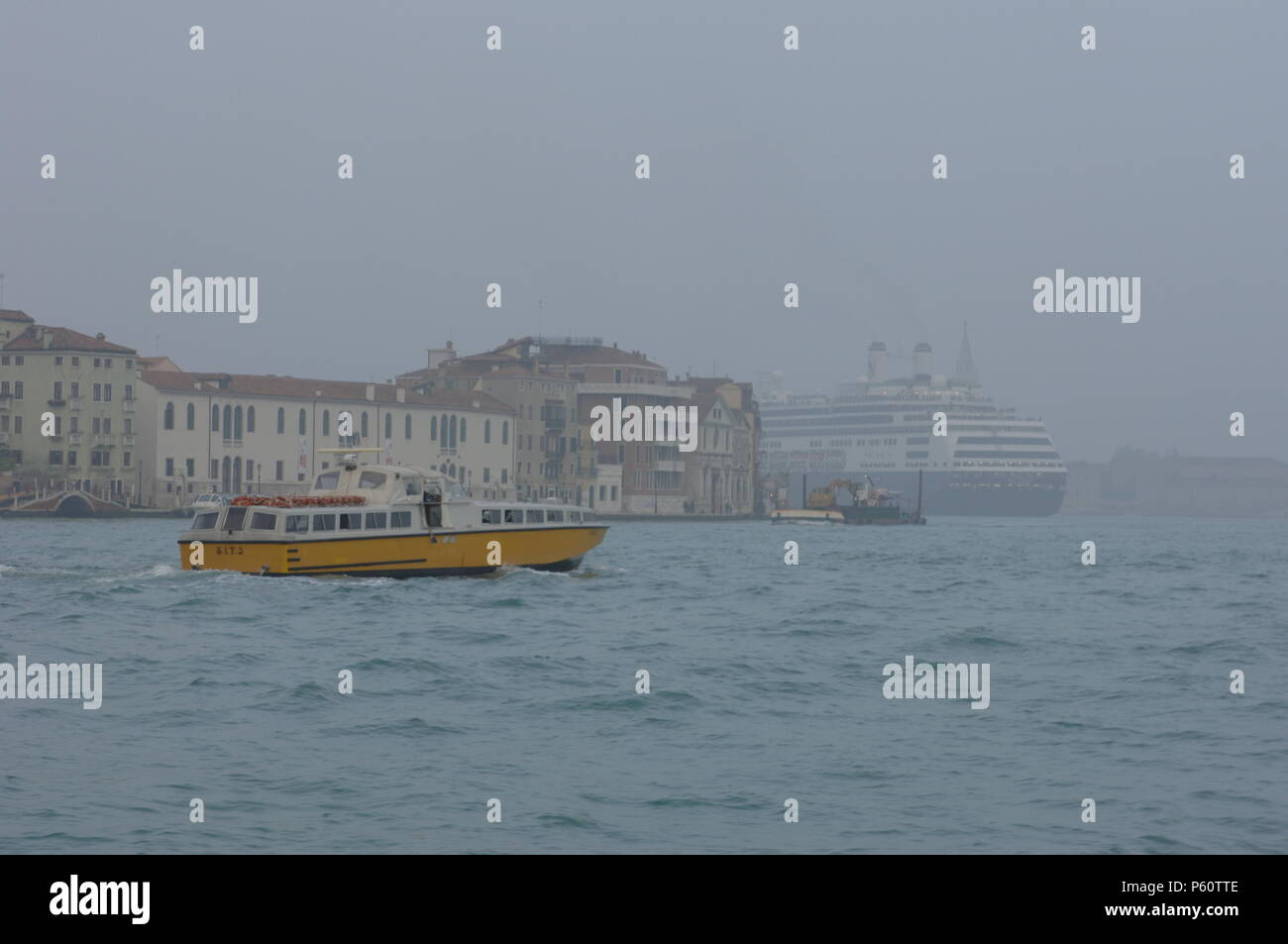 22 october 2005 hi-res stock photography and images - Alamy