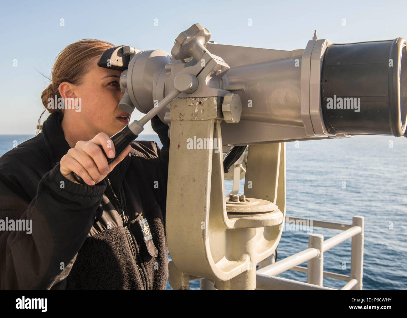 20160401-N-FV739-053 PACIFIC OCEAN (April 1, 2016) – Chief Intelligence ...