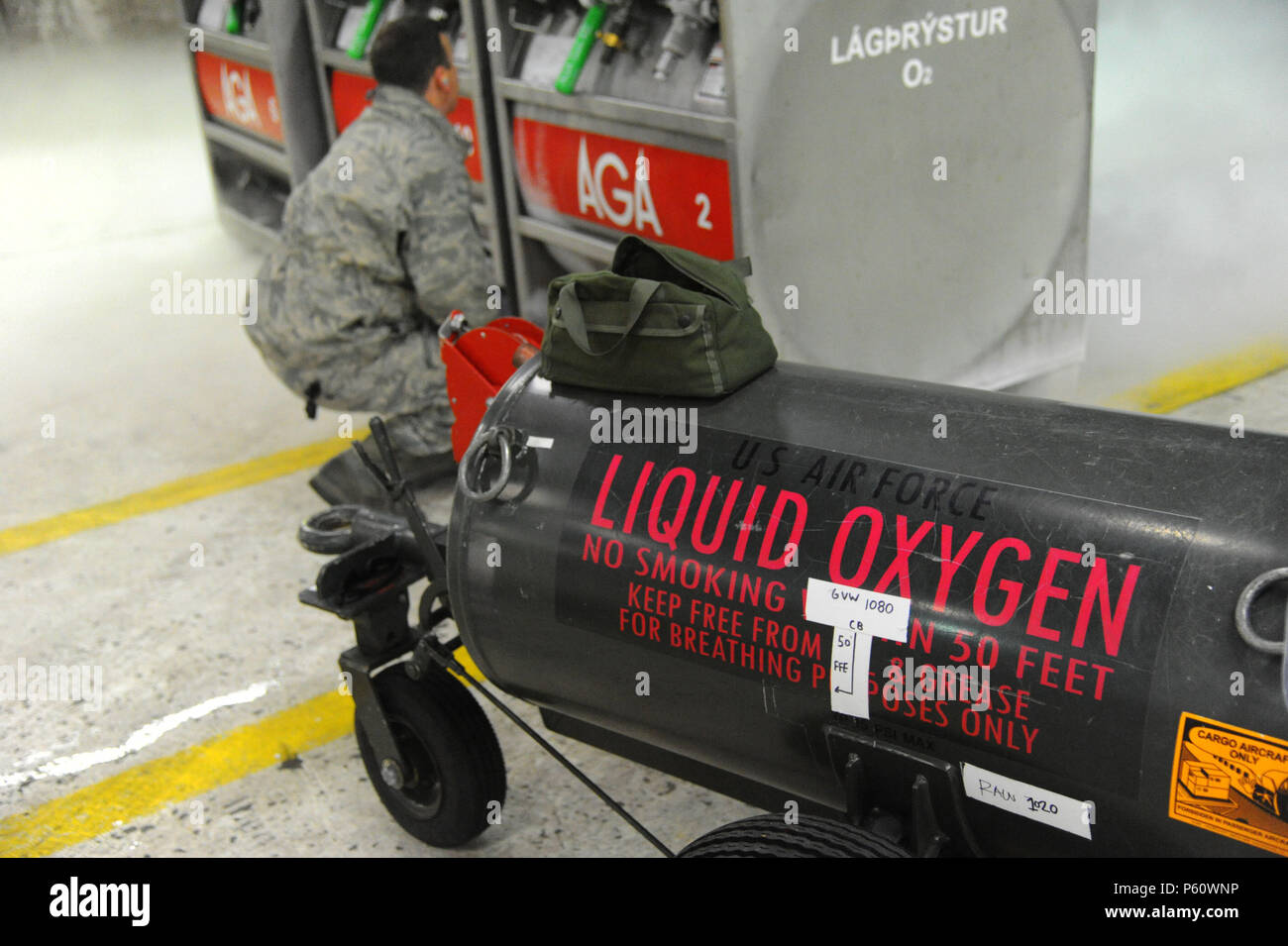 Portable liquid oxygen tank hi-res stock photography and images - Alamy