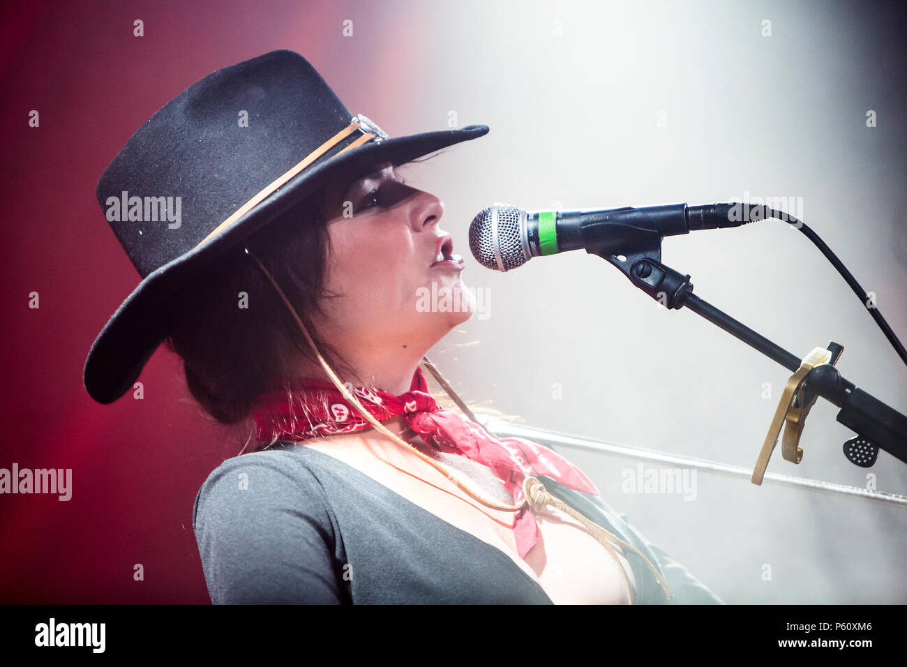 Whitney rose singer hi-res stock photography and images - Alamy