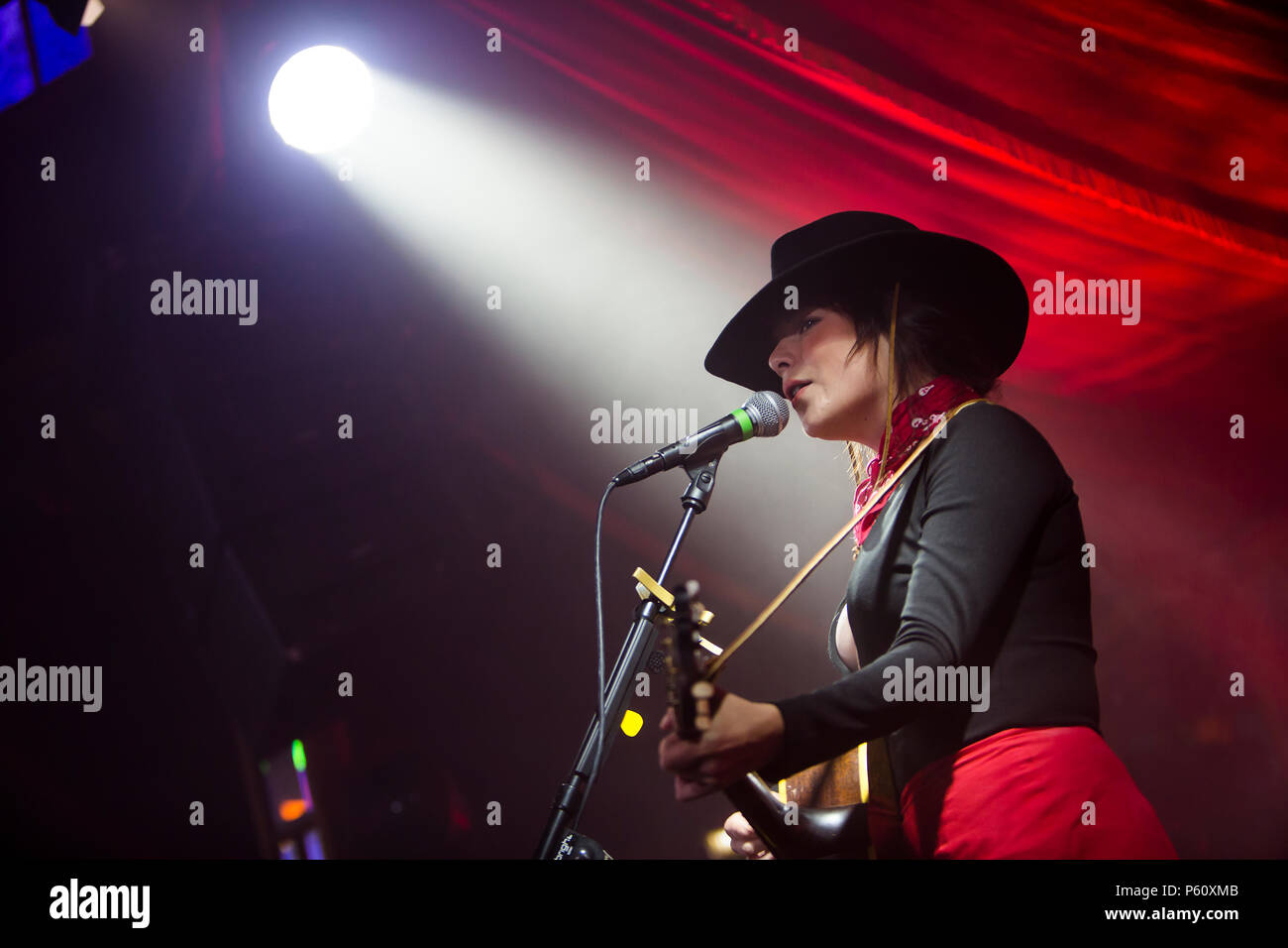 Whitney rose singer hi-res stock photography and images - Alamy