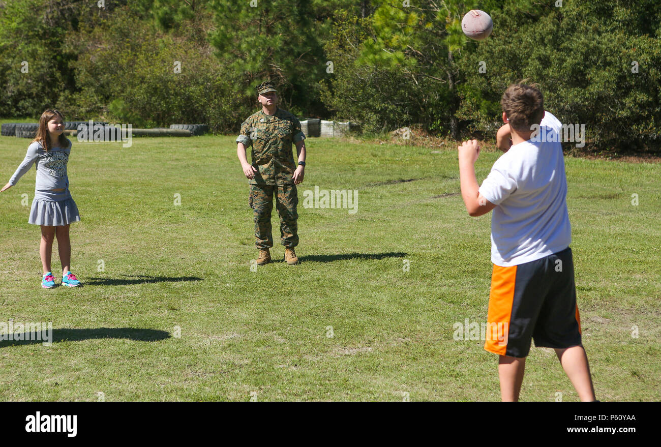 U.S. Marine Corps Master Gunnery Sgt. Michael W. Wallace, Headquarters ...