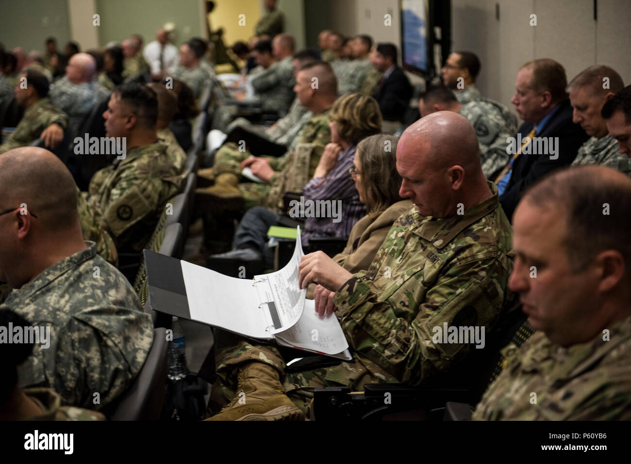 More than a hundred members of the u s army hi-res stock photography ...