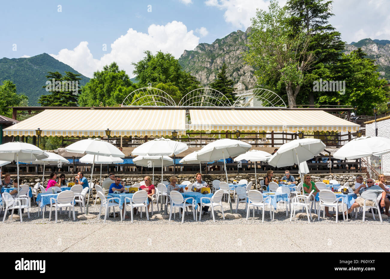Limone sul garda beach hi-res stock photography and images - Alamy