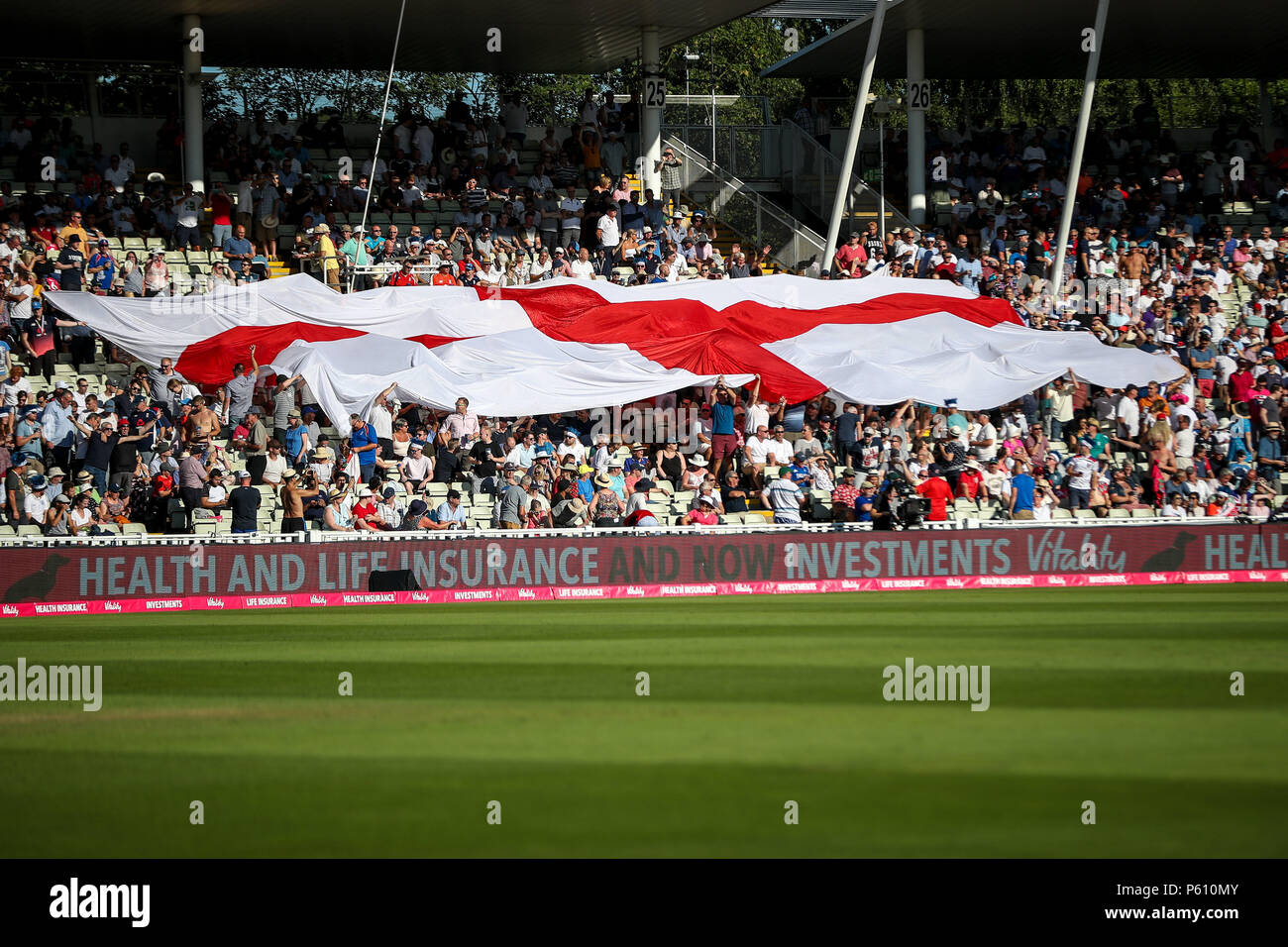 England cricket fans australia hi-res stock photography and images - Alamy